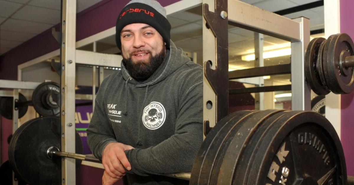 Powerlifter Peter (32) plans to make his mark in American competitions ...