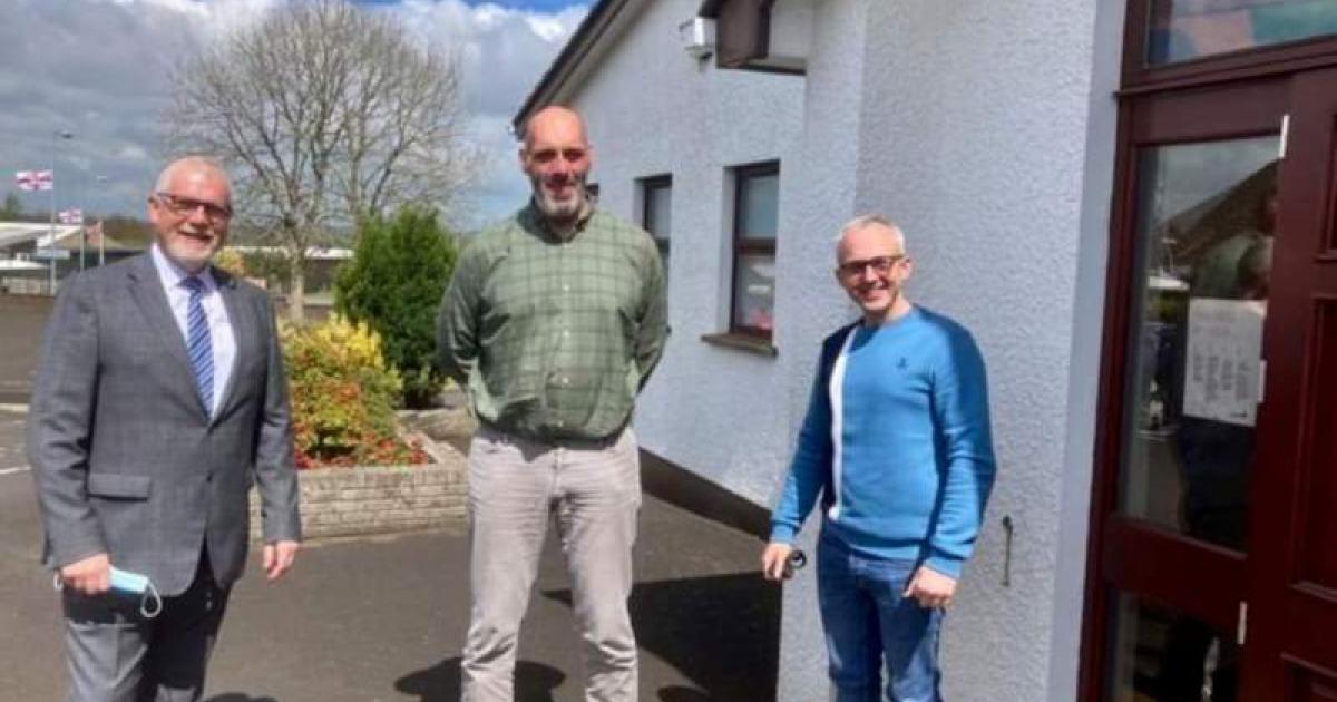 Moderator on visit to Ballykeel - Photo 1 of 1 - Alpha Newspaper Group